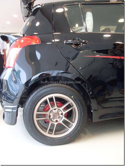 JuzPictures: Bimal’s Maruti Suzuki Swift Limited Edition Pictures